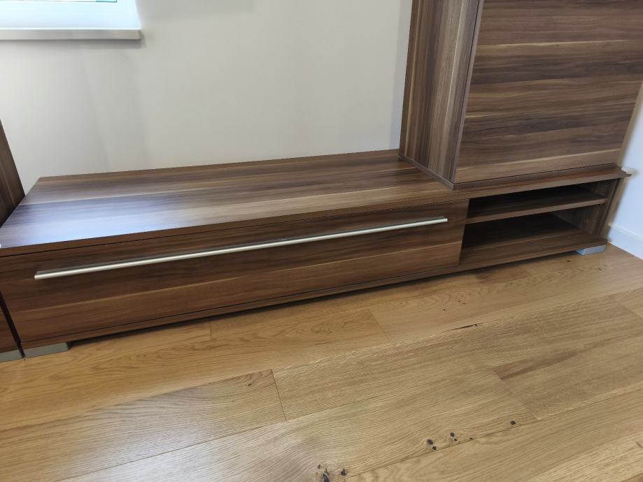 TV regal (komoda i ormarići)