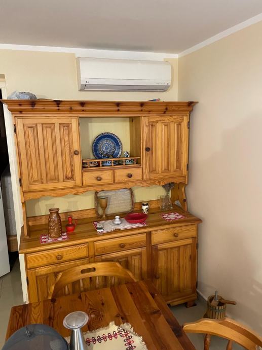 Vintage ormar, komoda, stol i stolice