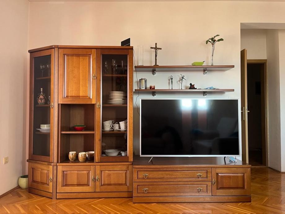 Vitrina i komoda za dnevni boravak