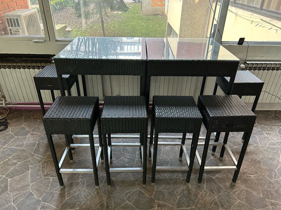 Šank stolovi i stolice od ratana sa staklom