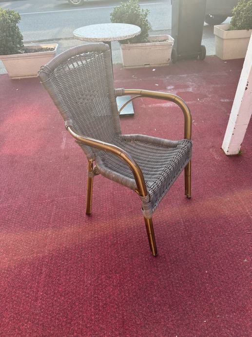 Stolice za caffe bar