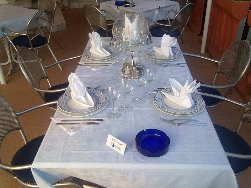 STOLOVI I STOLICE ZA TERASU