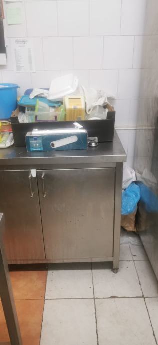 Kompletan inventar za restoran