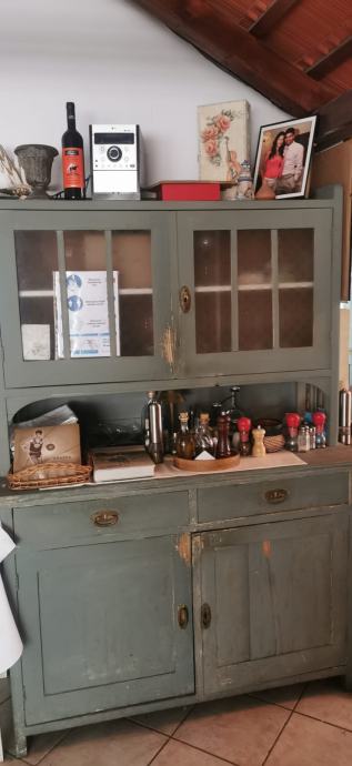 Kompletan inventar za restoran