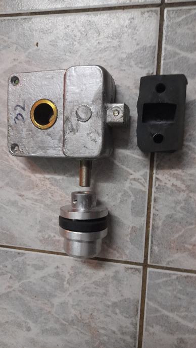 reduktor za mašinu za mljevenje