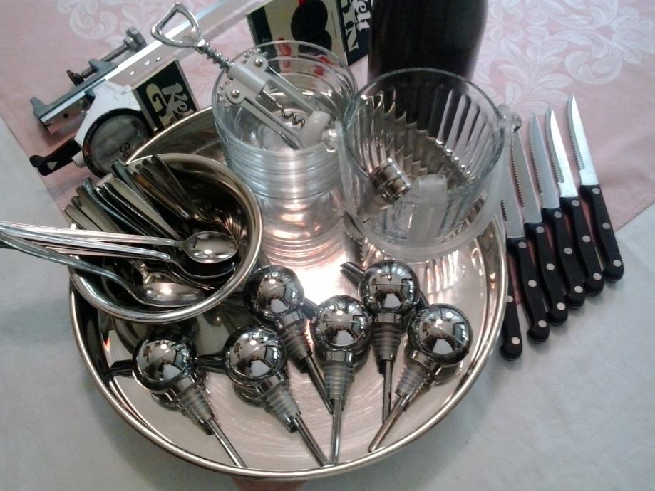 SITNI UGOSTITELJSKI INVENTAR