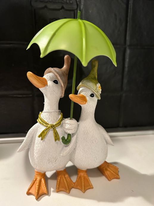 Figura Guske sa kišobranom