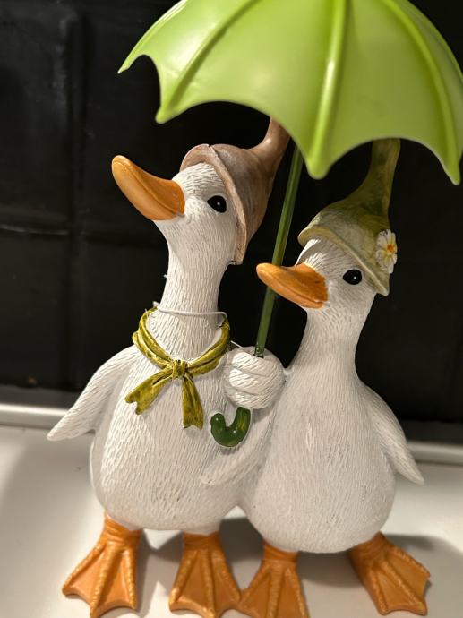 Figura Guske sa kišobranom
