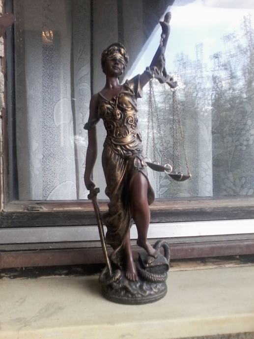 Nova figura Temida