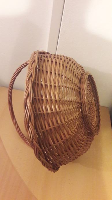 Kosara pletena velika sa ruckom za nosenje