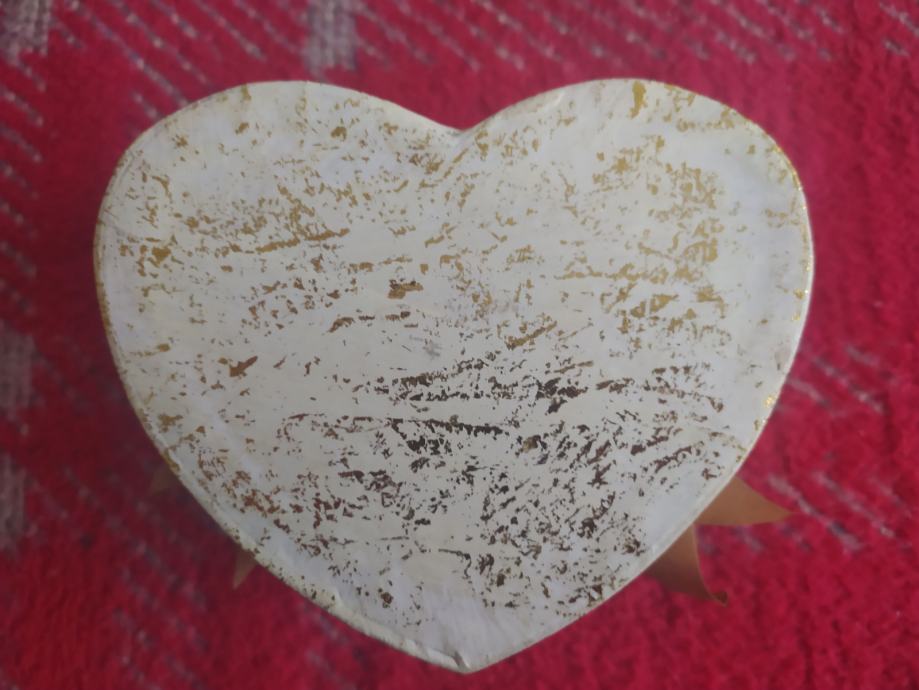 Kutijica za poklon u obliku srca