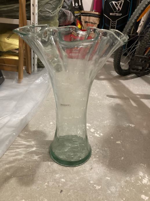 Vaza za cvijeće ili ukrase