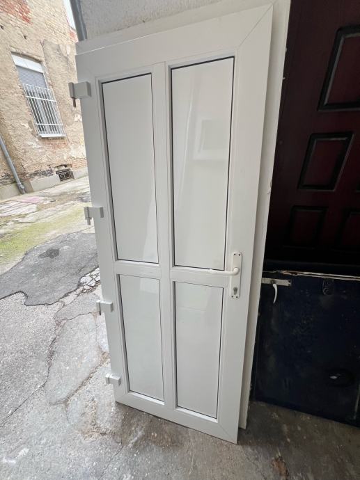 Vrata PVC i okvir za vrata