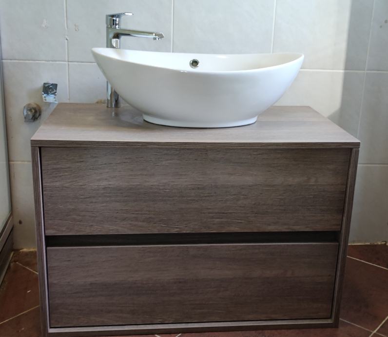 Umivaonik s ormarićem