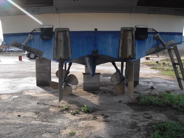 2X YANMAR 4LH-HTE 140hp sa kopcama,istrument tablama i propelama.