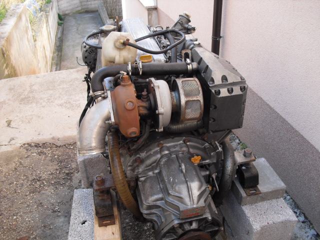 2X YANMAR 4LH-HTE 140hp sa kopcama,istrument tablama i propelama.