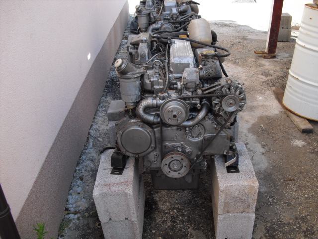 2X YANMAR 4LH-HTE 140hp sa kopcama,istrument tablama i propelama.