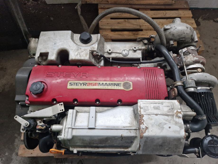 Brodski motor Steyr 256 H45