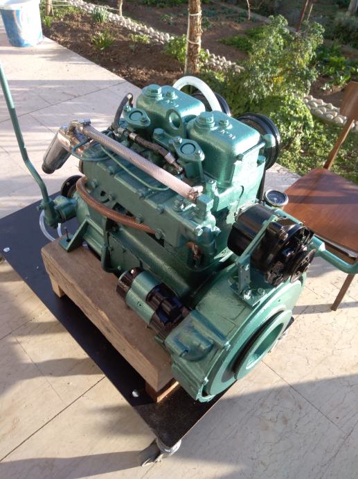 Torpedo brodski motor 18/24 0 sati rada generalno sređen sve ispravno