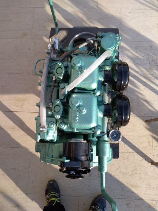 Torpedo brodski motor 18/24 0 sati rada generalno sređen sve ispravno