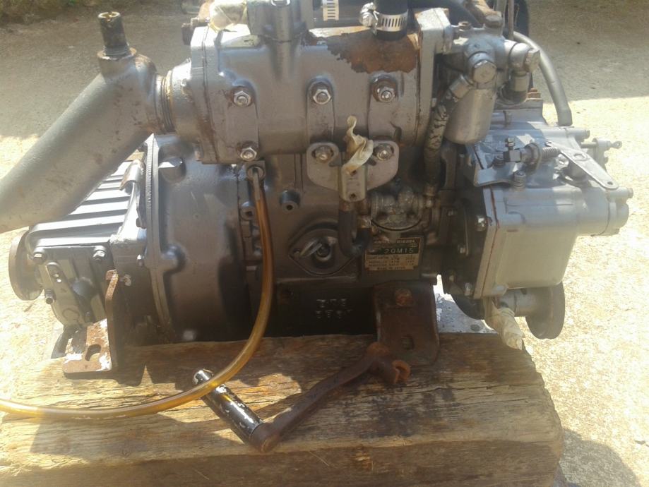 Yanmar 2QM15 KS (11,1 KW),1997 god .,2 cilindra ,malo sati na jedrili