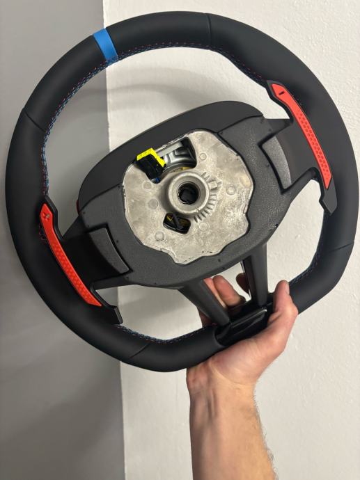 Bmw volan koža/karbon