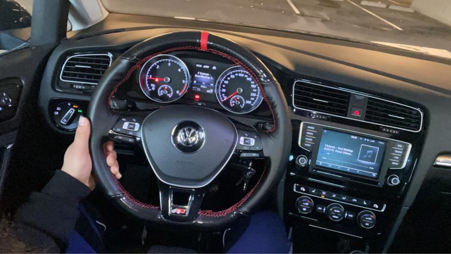 VW GOLF 7 VOLAN OBLOGE KOŽA ALCANTARA CARBON FIBER ALKANTARA TDI TSI R