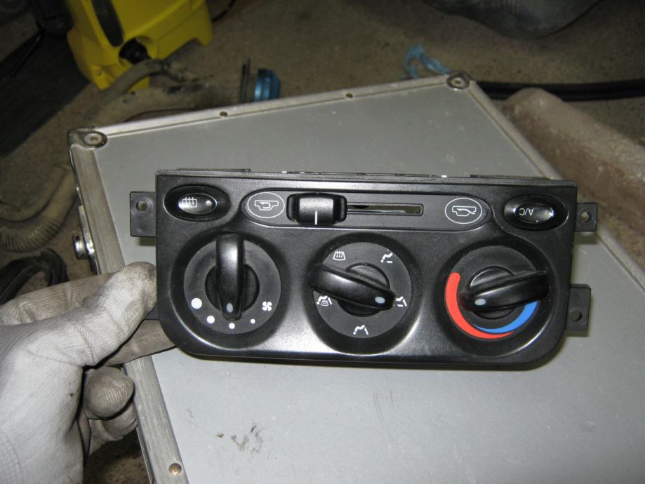 Daewo Matiz 0.8 SE PREKIDAČI VENTILACIJE S KLIMOM