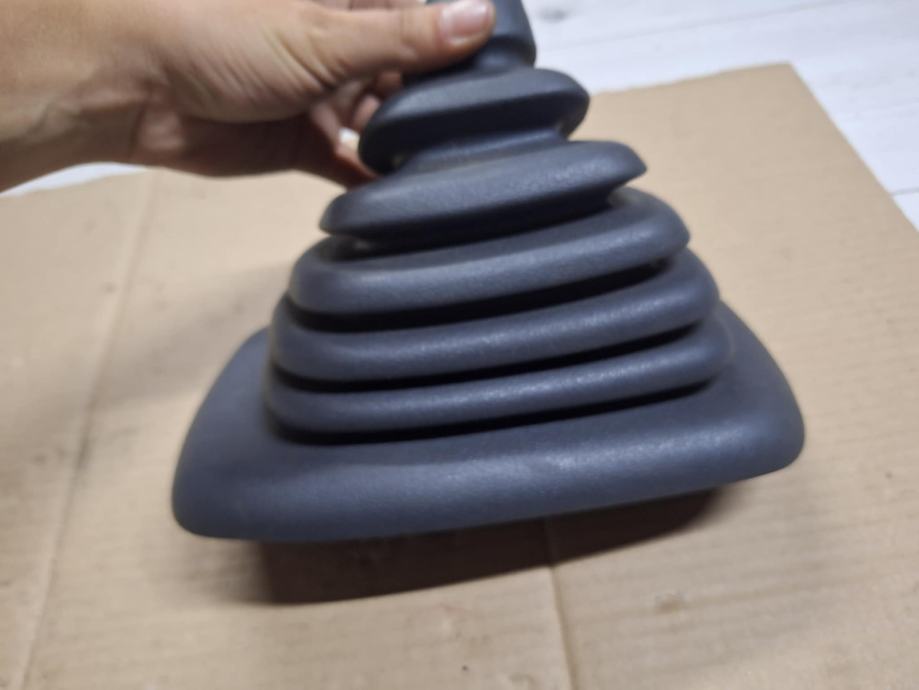 guma i kugla mjenjaca nissan micra 97g.