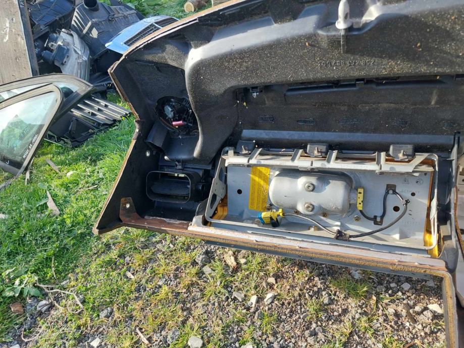 kontrolna tabla vw passat b4