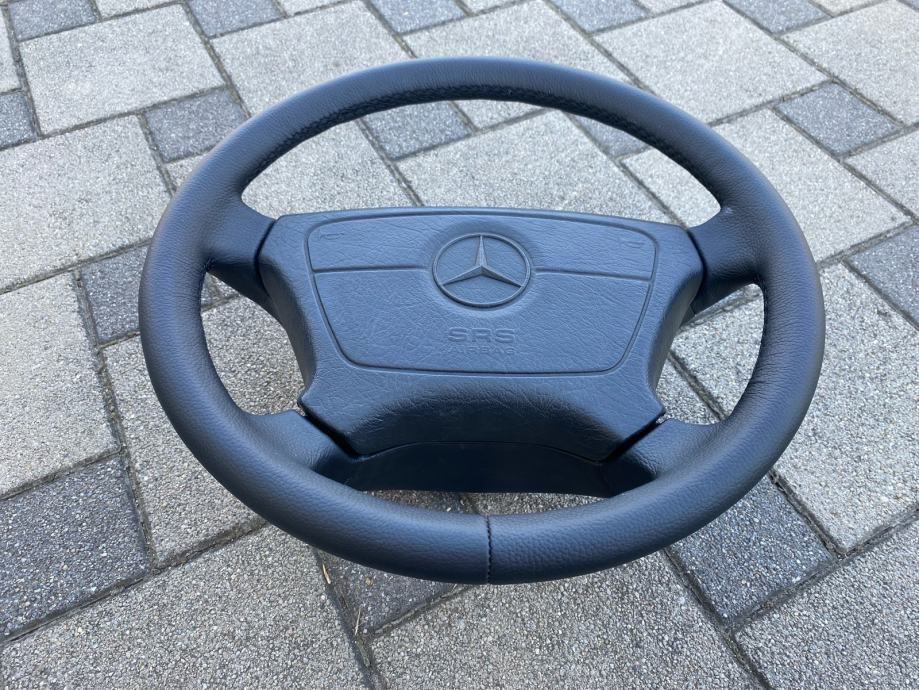 Mercedes volan (crni), nanovo tapeciran original kozom