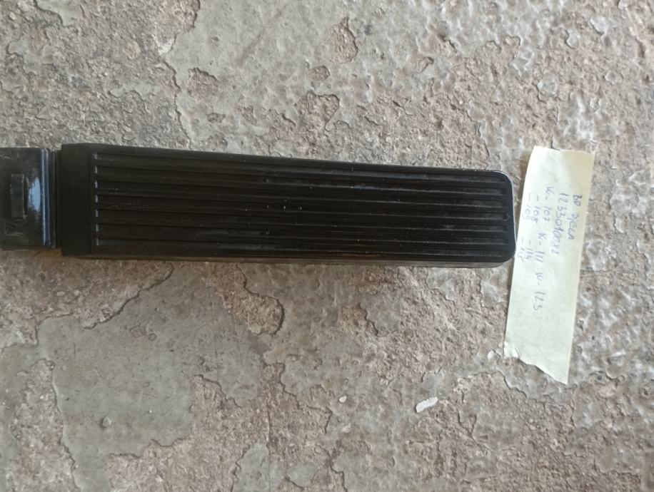 Mercedes w 123 papučica gasa