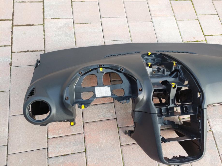 Opel Corsa D - cockpit (kontrolna tabla)