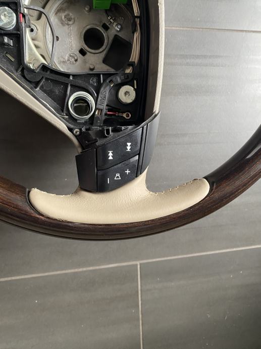 Original Volvo drveni volan