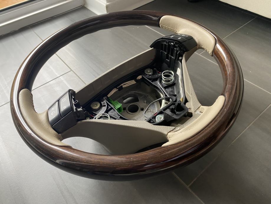 Original Volvo drveni volan