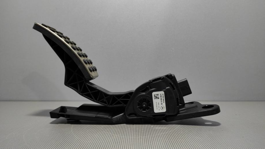 PAPUCICA GASA MERCEDES GLE (C292) > 15- A2923000100