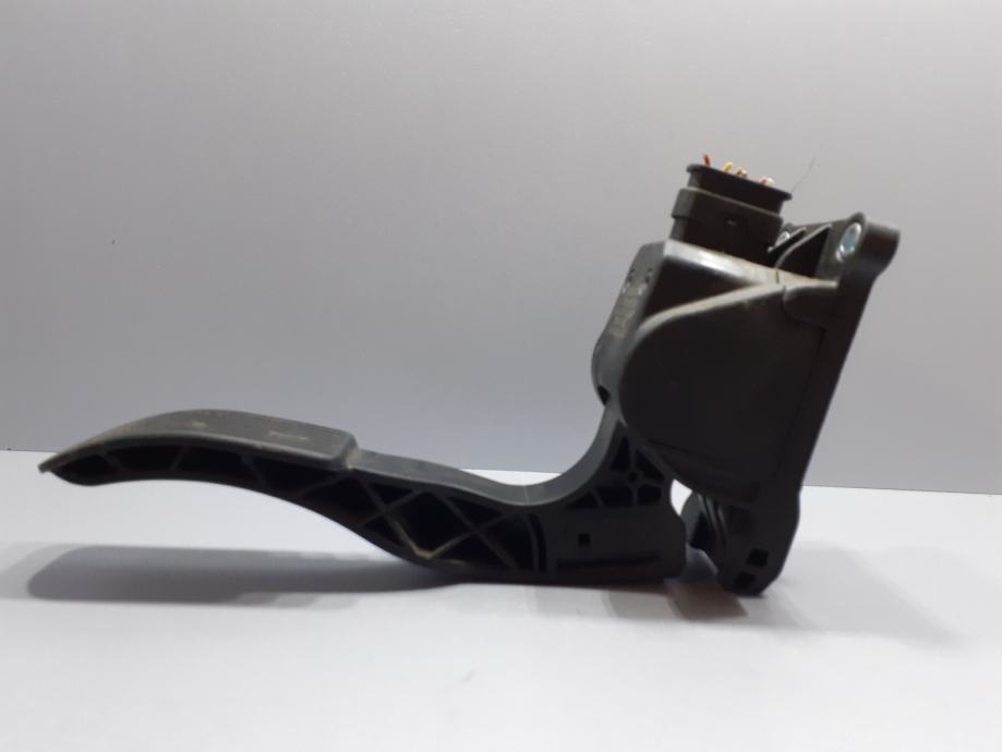 PAPUCICA GASA VW CRAFTER > 05-11 A9063000404