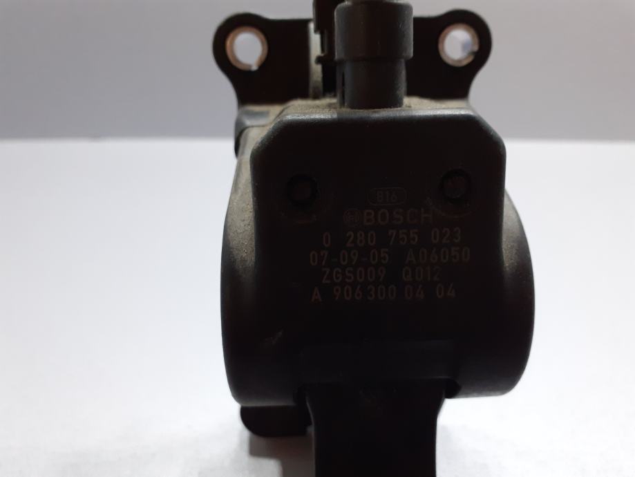 PAPUCICA GASA VW CRAFTER > 05-11 A9063000404