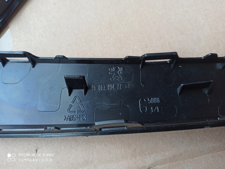 Peugeot 508 lajsna rukohvata vrata 9686309477