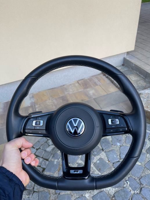 R line VW volan, Passat, Golf ili Tiguan, malo rabljen