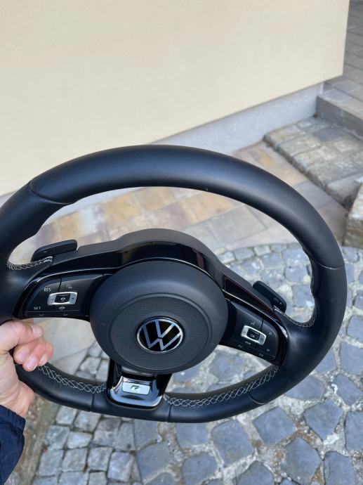 R line VW volan, Passat, Golf ili Tiguan, malo rabljen