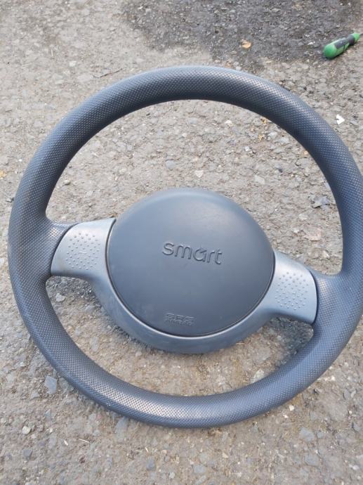 Smart volan s airbagom