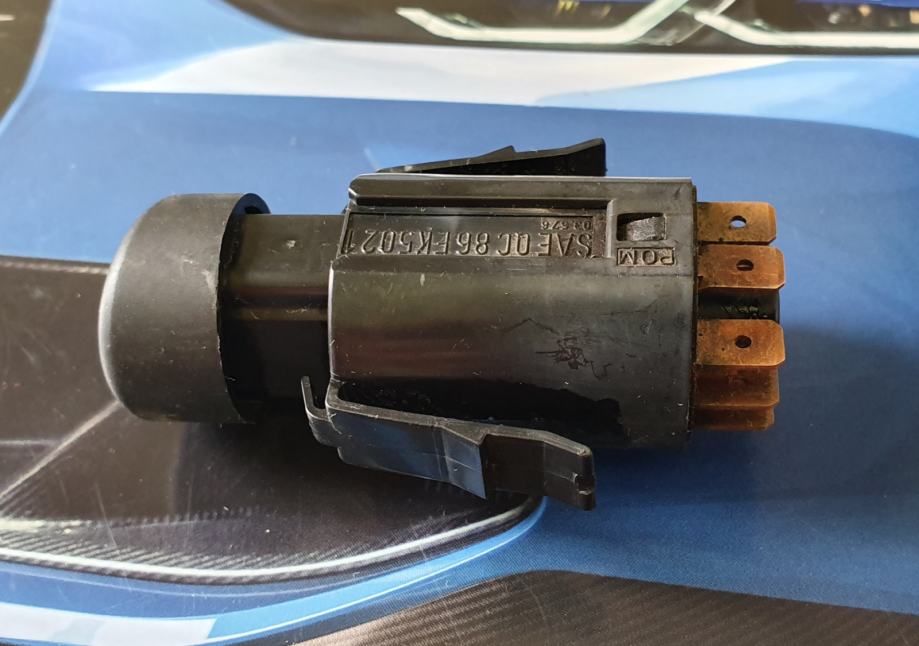 VOLVO 480 PREKIDAČ ZA SVA 4 ŽMIGAVCA SAEQC86FK5021