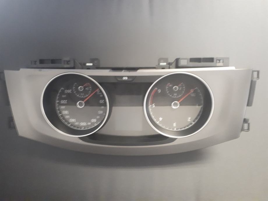 VW Golf 7 - kilometar sat - instrument tabla - original