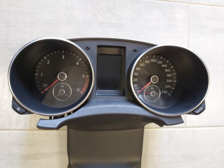 VW Golf VI - kilometar sat - instrument tabla - original