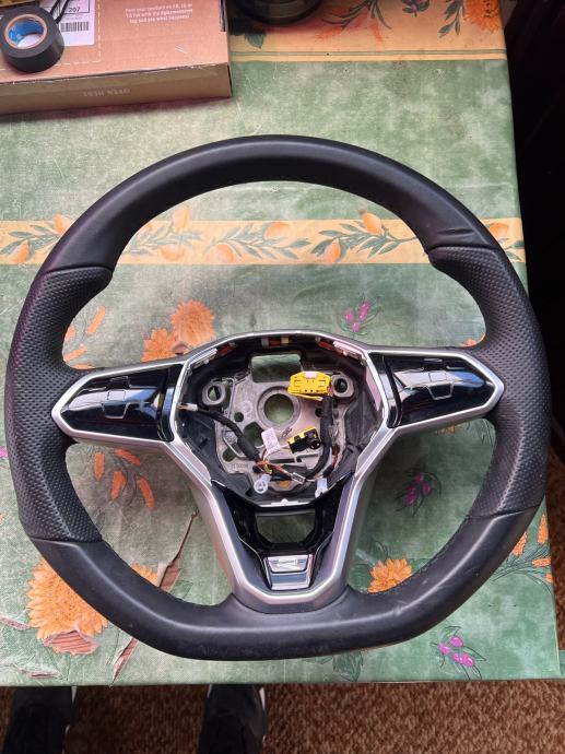 VW Tiguan R line volan