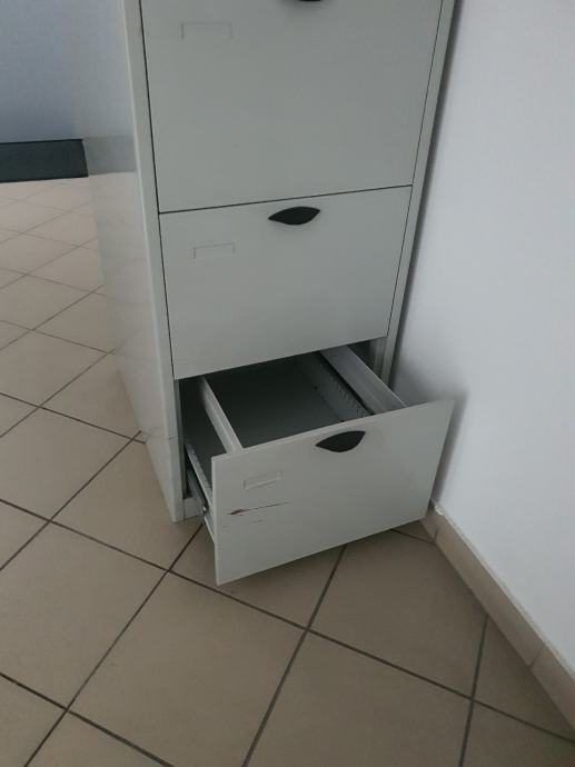 Limeni ormar za skladištenje