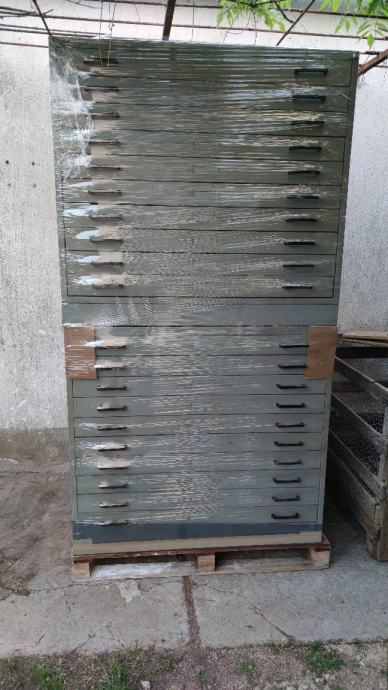 stol ormar sa ladicama za alat i pohranu stvari limeni metalni uredski