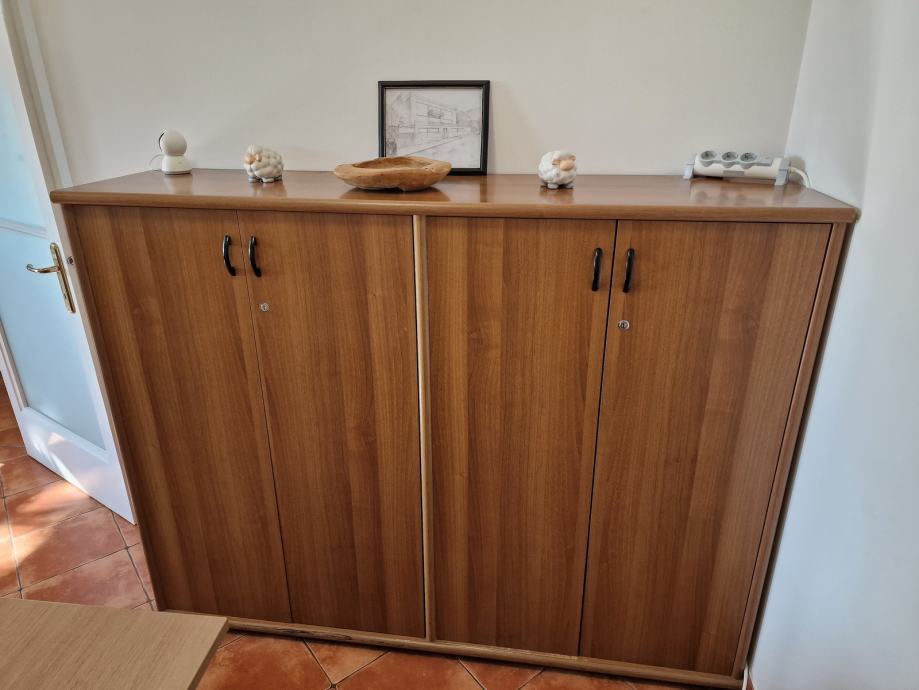 Uredski ormar, očuvan, 177 dužina, 47 dubina, 137 visina