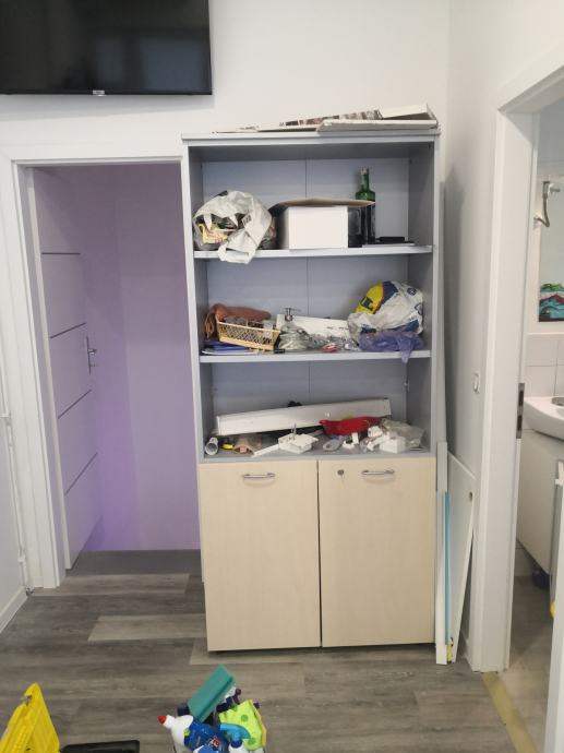 Poklanjam uredski ormar